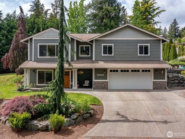 16411 Country Club Dr, Burlington, WA 98233