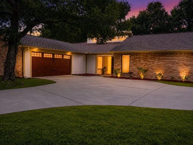 16411 Seven Waves Ct, Crosby, TX 77532