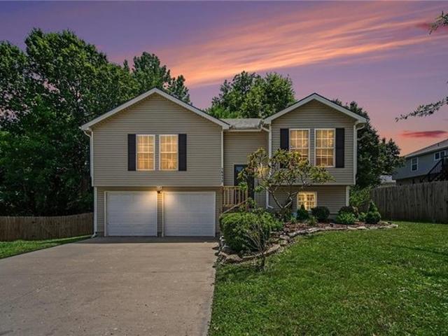 16415 E 4th Street Ct N, Independence, MO 64056