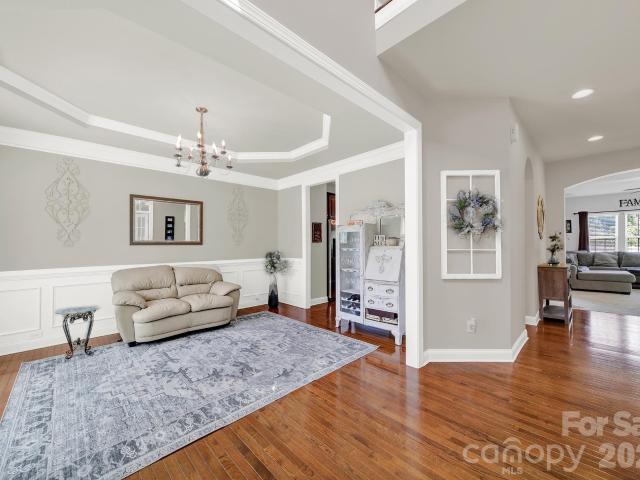 16416 Leavitt Lane