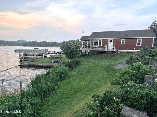 1641 North St, Pittsfield, MA 01201