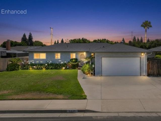 1641 Oxford Ave, Clovis, CA 93612