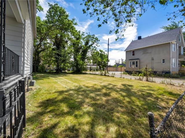 1641 E 70th Street