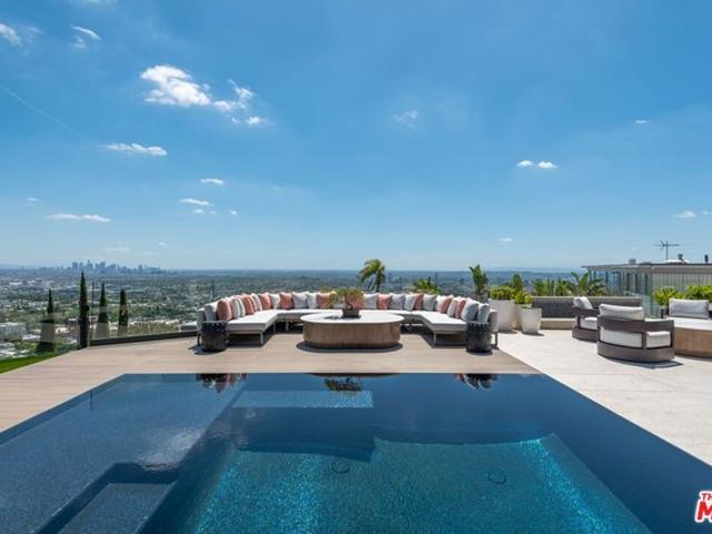 1641 Woods Dr, West Hollywood, CA 90069