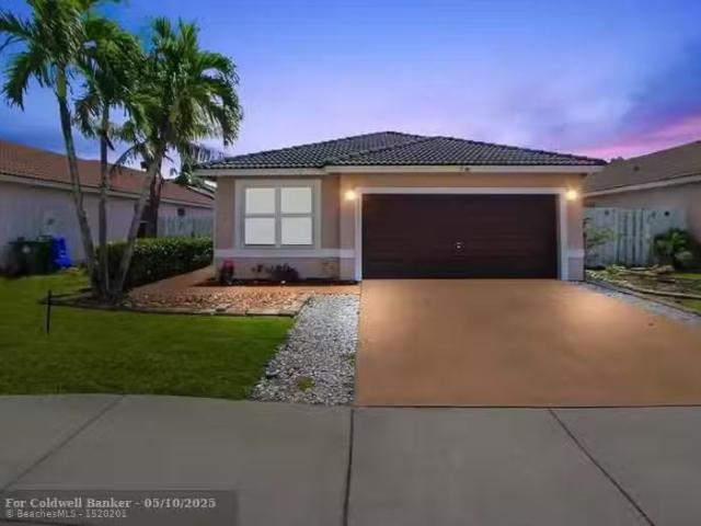 16420 NW 22nd St, Pembroke Pines, FL 33028 MLS F10494980