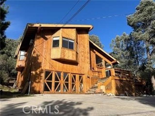 16421 Grizzly Dr, Pine Mountain Club, CA 93222