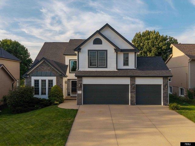 16428 Ames Ave, Omaha, NE 68116
