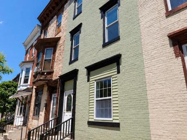 1642 Market Street