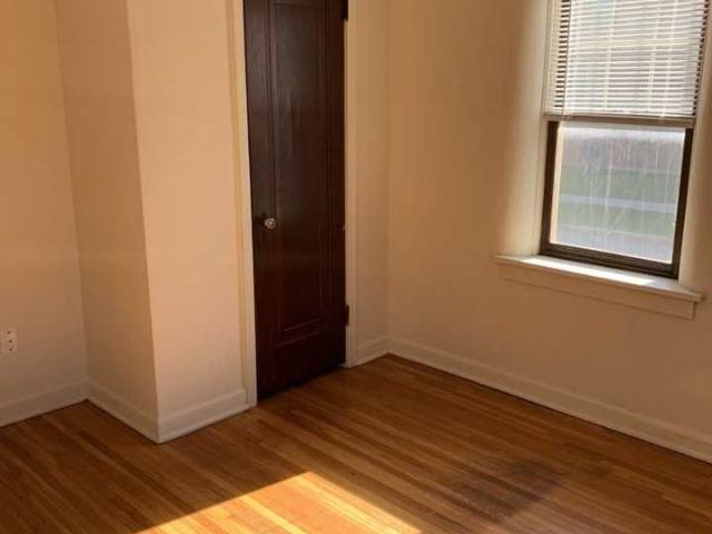 1642 Charles Studio Apartment for Rent at 1642 Charles Ave, St. Paul, MN 55104 Hamline Midway