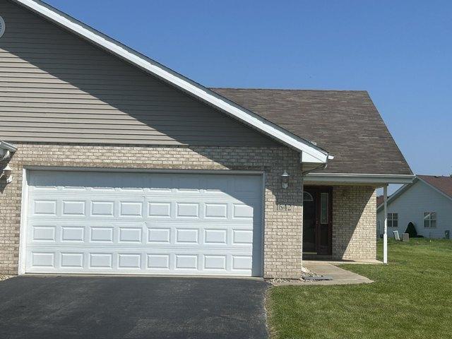 1642 Flag Ct, Crown Point, IN 46307