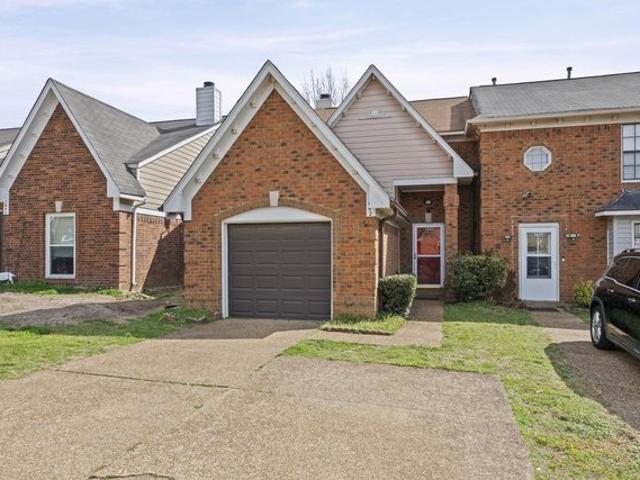 1642 Red Barn Dr, Cordova, TN 38016