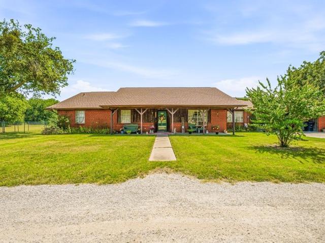 1642 Salesville Rd, Mineral Wells, TX 76067