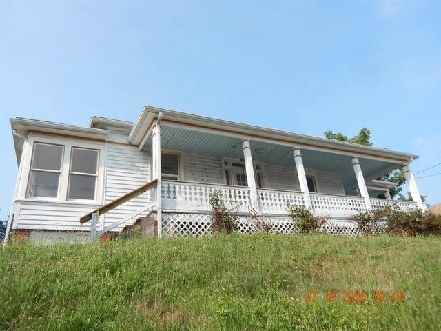 1642 W Beverley St, Staunton, VA 24401