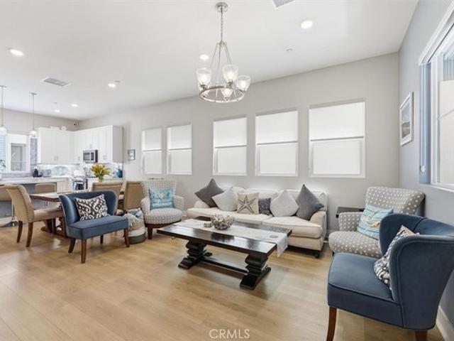 1642 W Saratoga Ln, San Pedro, CA 90732