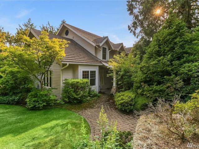 16430 th Ave SE, Issaquah, WA 98027