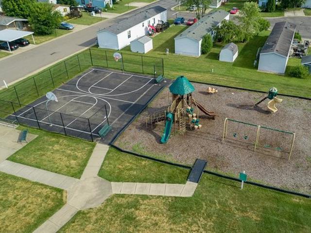 16430 Park Lake Rd, East Lansing, MI 48823