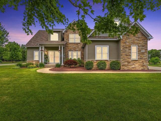 16432 Silver Landings Dr, Fenton, MI 48430