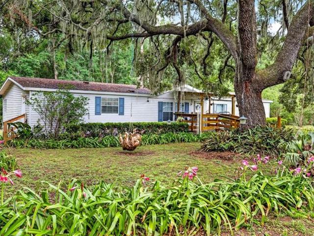 16435 Sweetwater Rd, Dade City, FL 33523