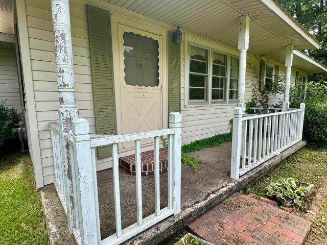 1643 Main Street