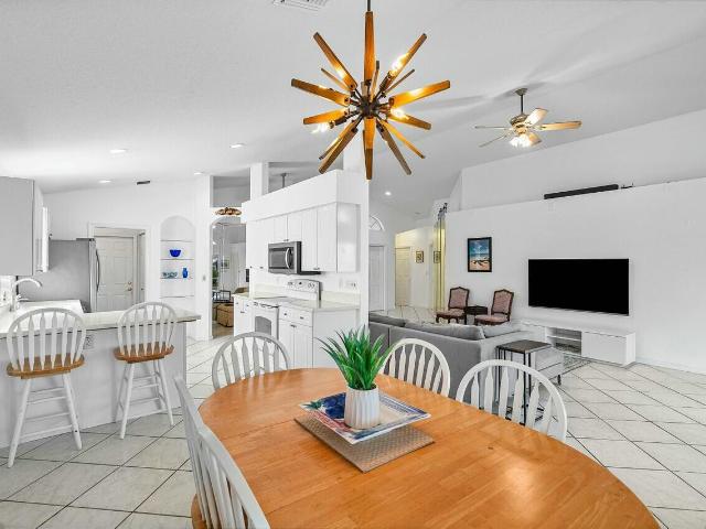 1643 Oak Berry Cir, Wellington, FL 33414 | MLS #R11149 | Compass