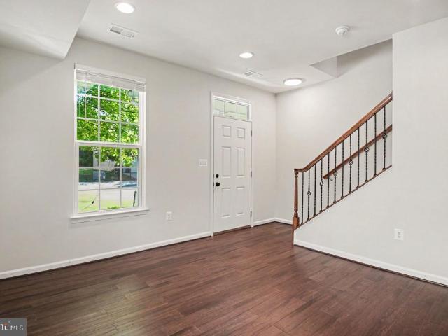 1643 Dorothy Lane