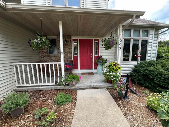 1643 Erin Hill
