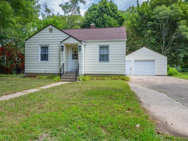 1643 Lyola Ct, Benton Harbor, MI 49022