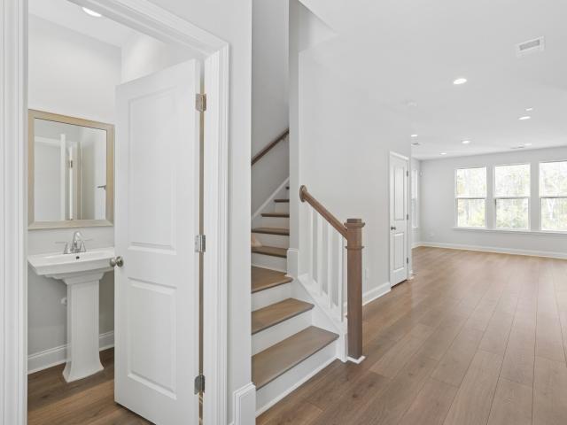 164 Claret Cup Way