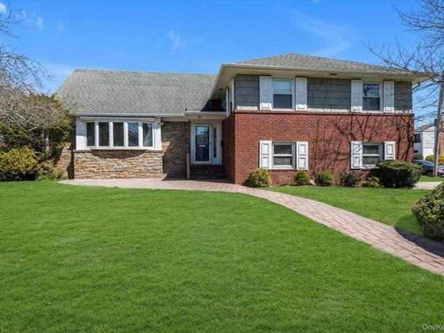 164 Blackheath Rd, Lido Beach, NY 11561
