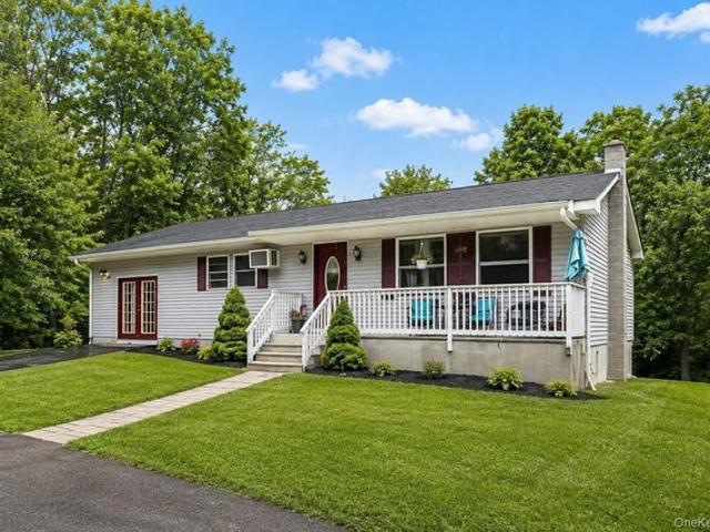 164 Brookside Farms Rd, Newburgh, NY 12550
