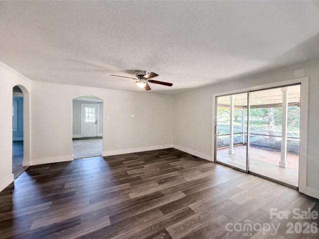 164 E Waterlynn Road