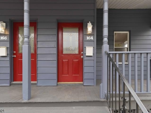 164 E Blackwell St