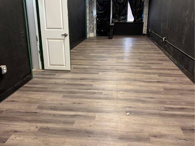 164 E Market St. 160