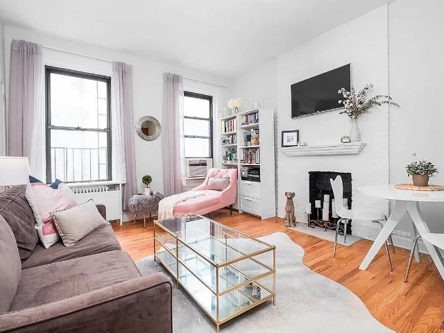 164 Eighth Avenue, New York, NY