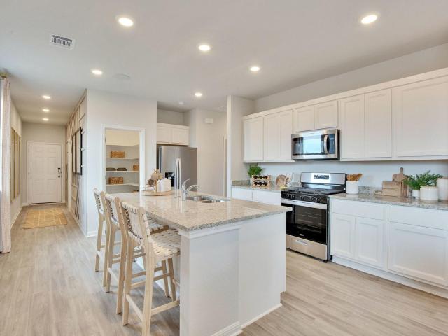 164 Hornet St