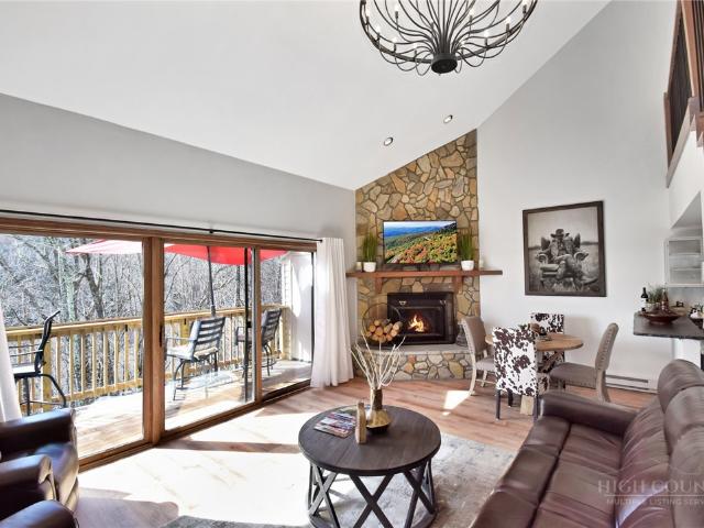 164 Hanging Rock Villas 321