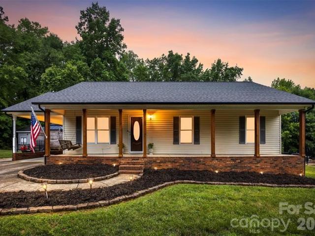 164 Harry Robinson St, Dallas, NC 28034