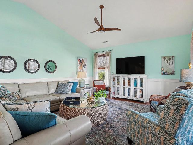 164 Lake Pointe Dr, Murrells Inlet, SC 29576 | MLS #2600
