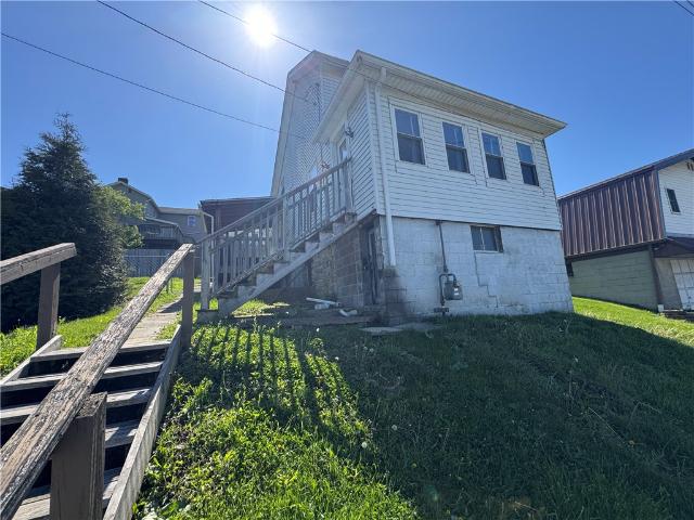 164 N 1st St