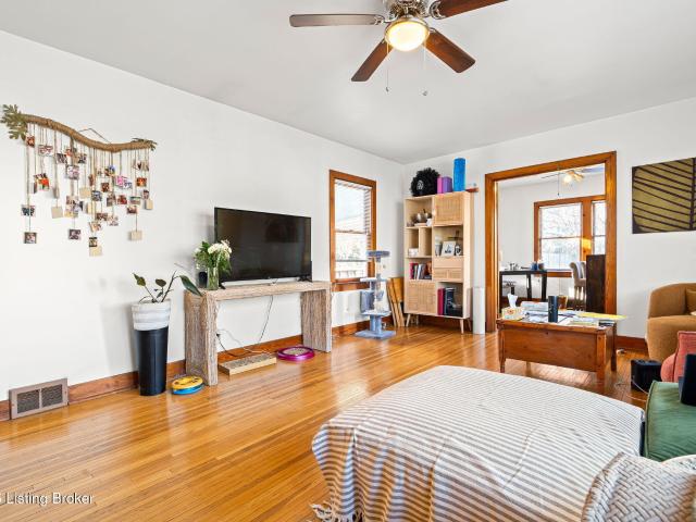164 N Galt Ave