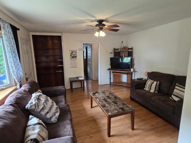 164 N Prairie Avenue