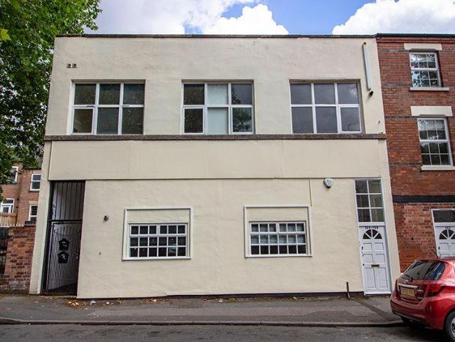 164 North Sherwood Street. 4 bed flat to rent £2,253 pcm £520 pw