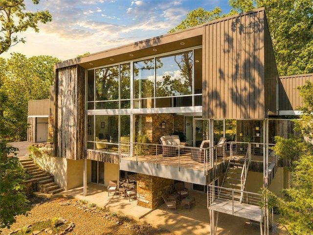 164 S Crossover Rd, Fayetteville, AR 72701