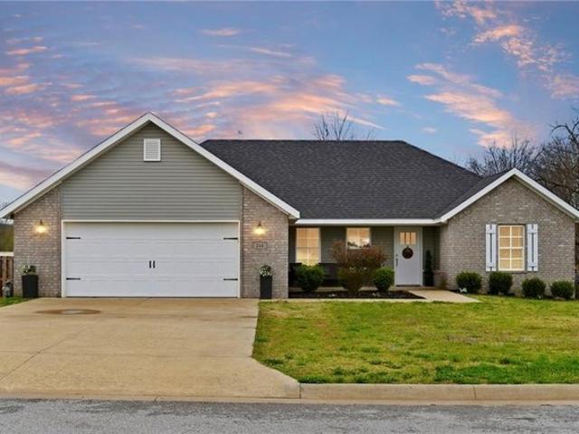 164 Parson St, Huntsville, AR 72740