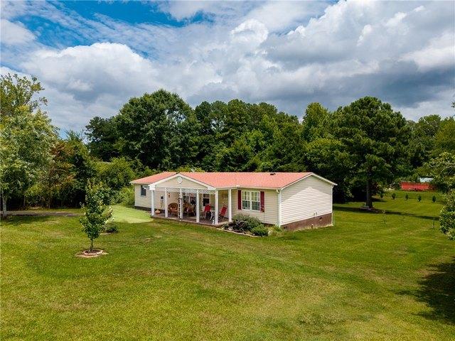 164 Peachtree Ln, Seneca, SC 29678