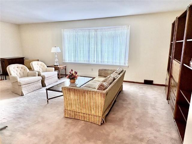 164 Penhurst Dr, Pittsburgh, PA 15235 | MLS #1751