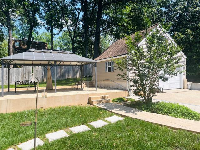 164 W Glenwood Dr