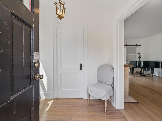 164 W Glenwood Dr