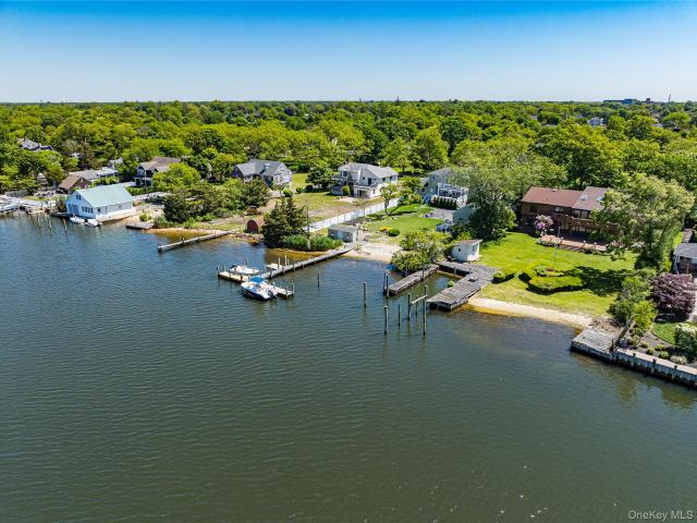 164 W Islip Road