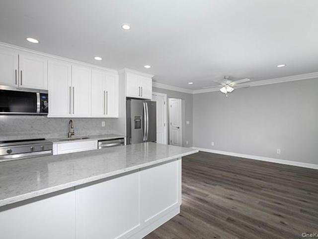 164 W Montauk Highway 3